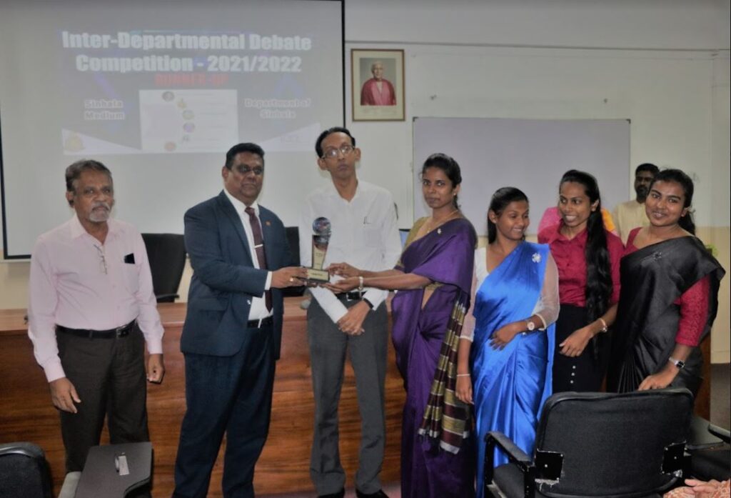 Awards ceremony of the Inter-departmental Debate Competition 2021/2022 ...